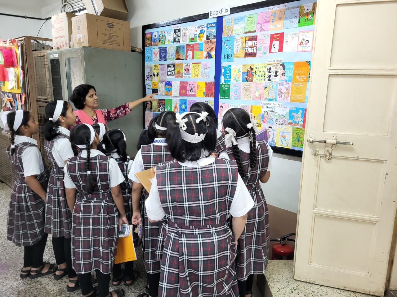 Library Week Celebration at Parle Tilak Vidyalaya English Medium School ...